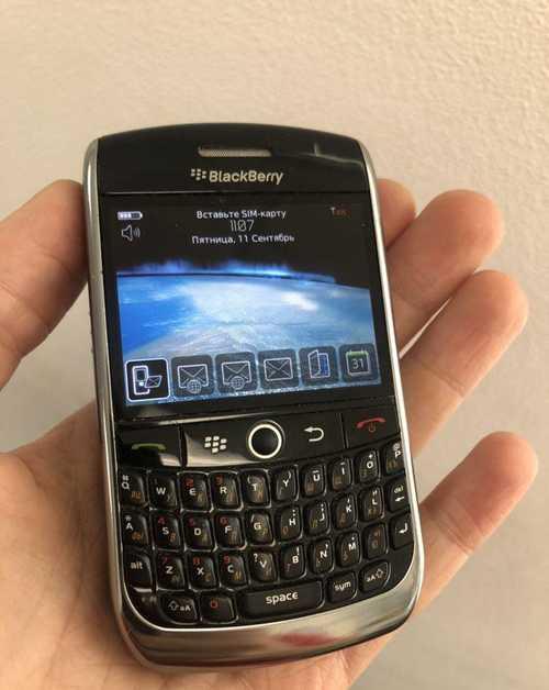 Телефон BlackBerry 8900