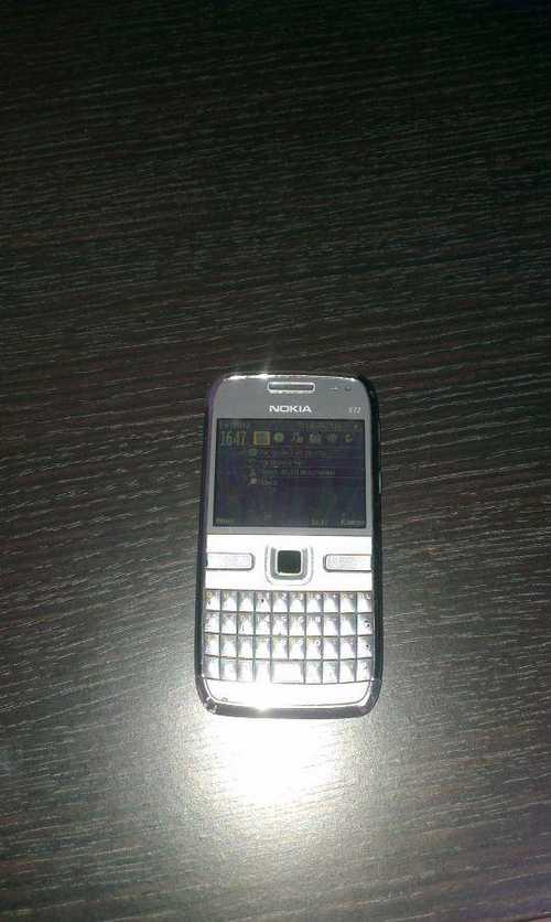 Nokia E72