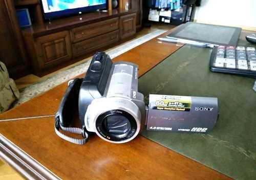 Видеокамера Sony DCR-SR220E