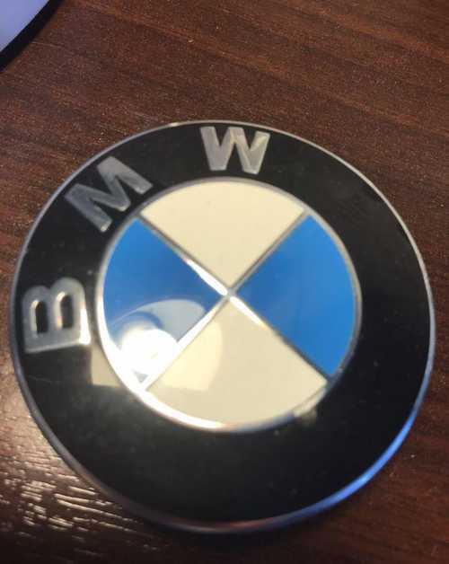 Значок bmw на капот