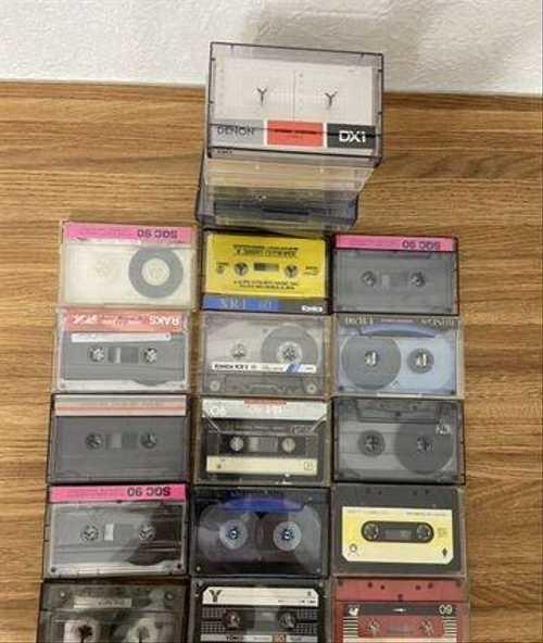 Аудиокассеты и боксы от кассет