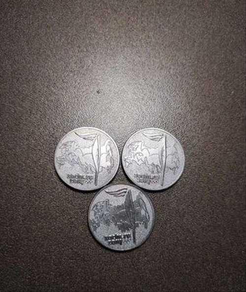 Три коллекционные монеты по 25 рубле по цене двух