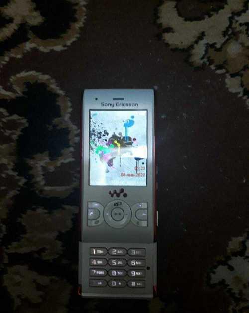 Телефон Sony Ericsson w395