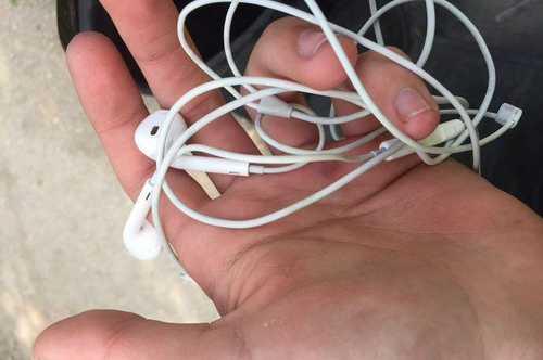 Apple earpods lightning