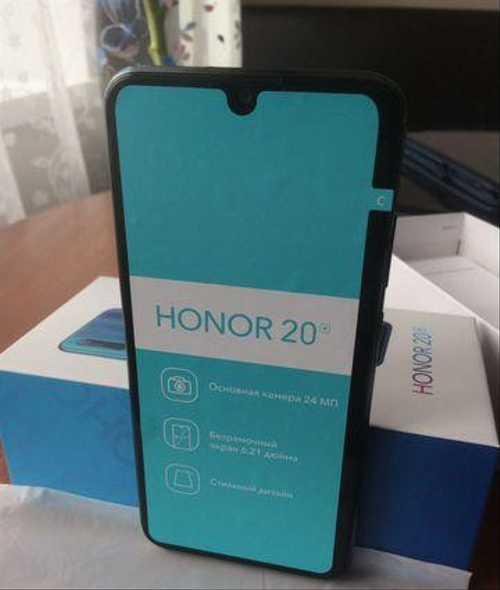 Телефон Honor 20E