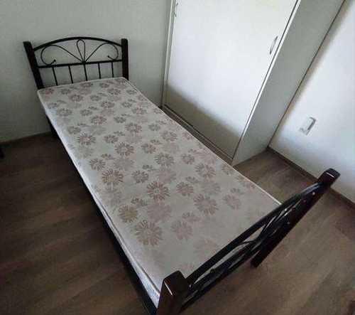 Кровать с матрасом 80x190