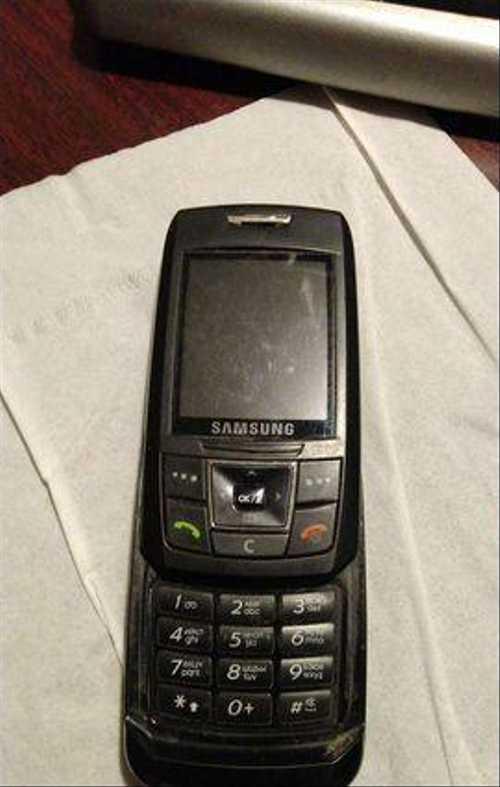 Samsung SGH-E250 и чехол-зарядник для iPhone