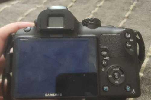 Компактный фотоаппарат Samsung NX10