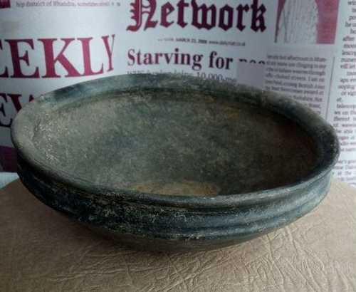 Средневековая чернолаковая тарелка (пиала)