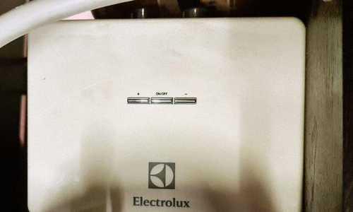 Водонагреватель проточный electrolux. NPX 6 aquatr