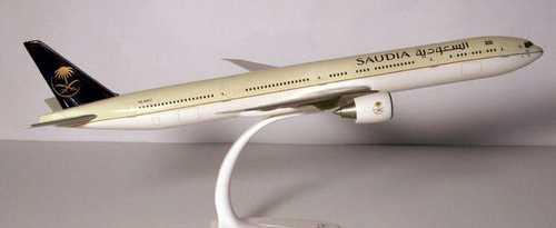 Модель самолета Boeing 777 Saudia 1:200 Herpa