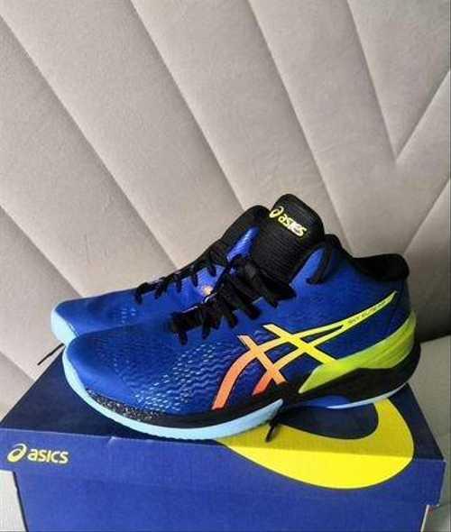 Кроссовки asics
