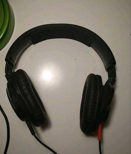 Наушники Philips closed back stereo headphones