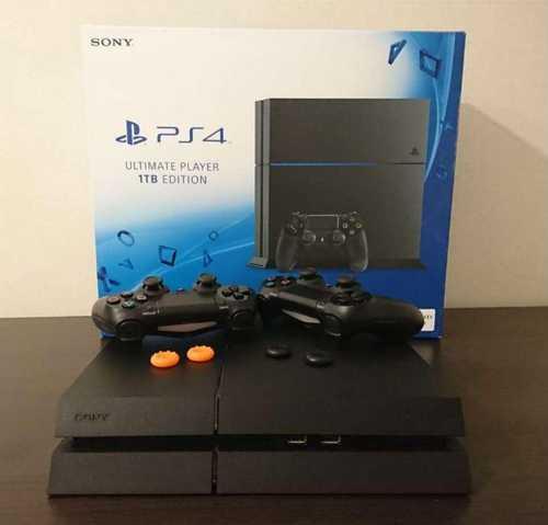 Sony PS4 1Tb+3игры