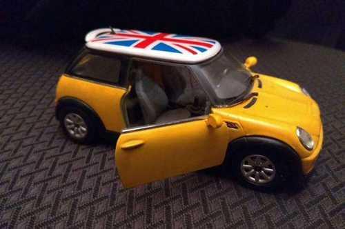 Модель Mini Cooper S, 1/28