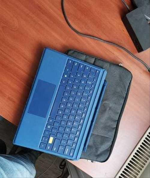 Клавиатура и сумка для планшета MS surface pro 3-7