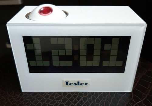 Проекционные часы с радио Tesler CR-320