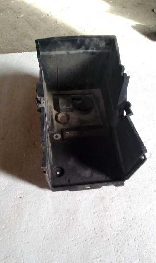 Площадка под акб Ford Focus 2 4M5110723BC