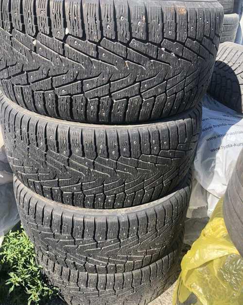 Продам Шины 295/40R21