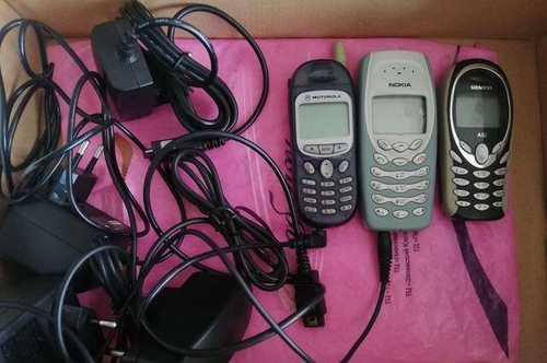 Старые телефоны + зарядные устройства