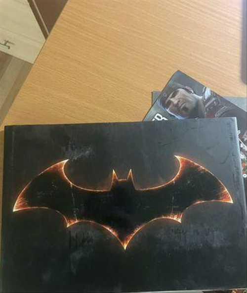 Batman Arkham Knitght collectors artbook