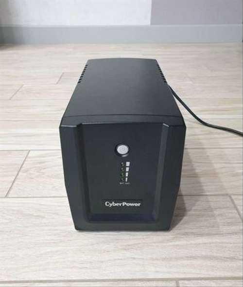 Ибп CyberPower UT1500EI