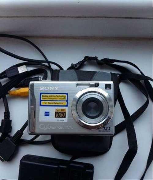 Цифровой фотоаппарат Sony DSC-W200