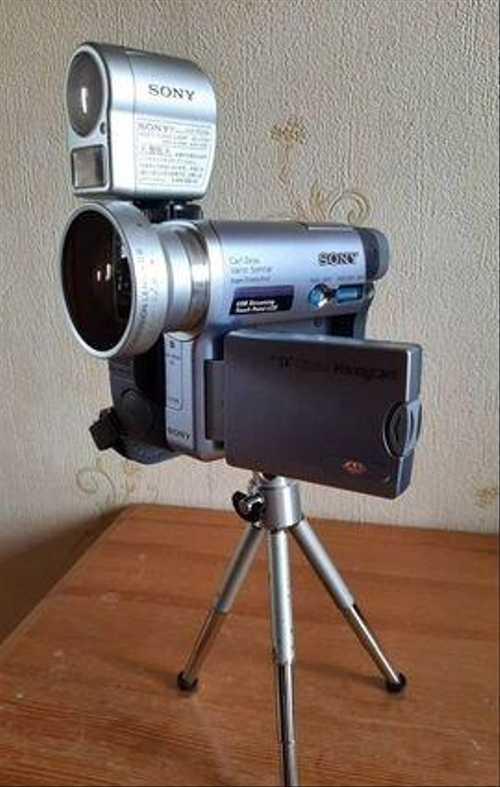 Видеокамера Sony DCR-TRV22E + аксессуары