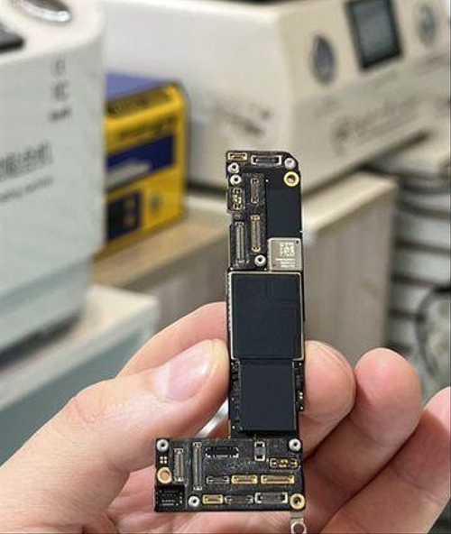 Материнская плата iPhone 12 (Заблокированная)
