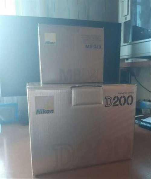 Nikon D200 комплект и MB-D90 коробка