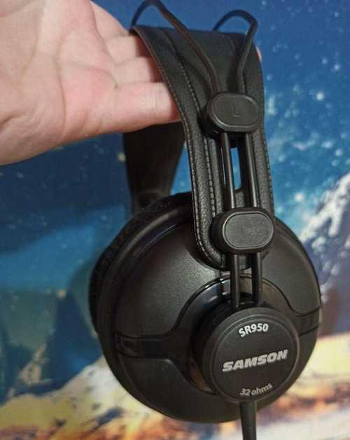 Студийные наушники Samson SR950