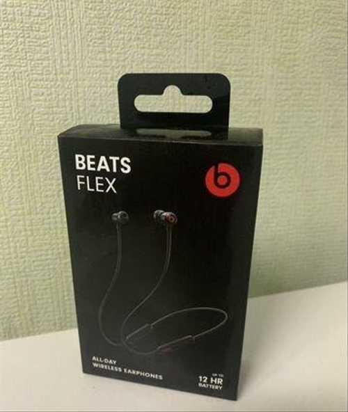 Беспроводные наушники Beats Flex