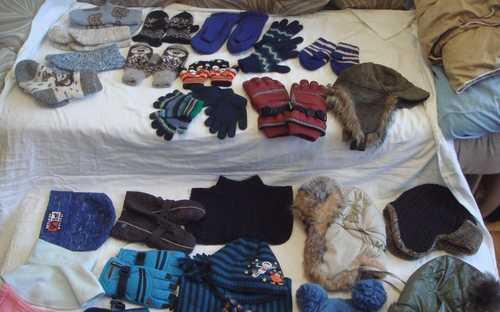 Шапки, манишки, рукавички, носки на 1-5 лет