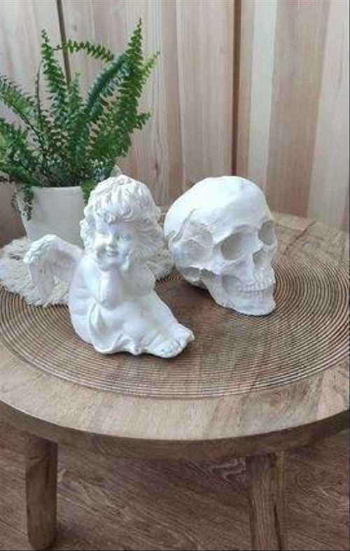Ангел и череп из гипса
