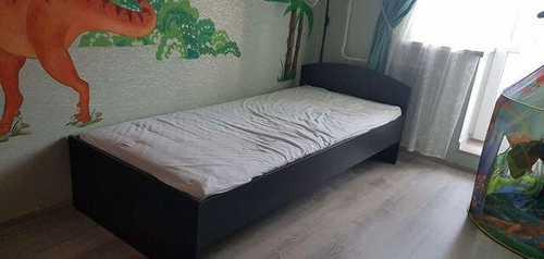 Кровать с матрасом IKEA 90200