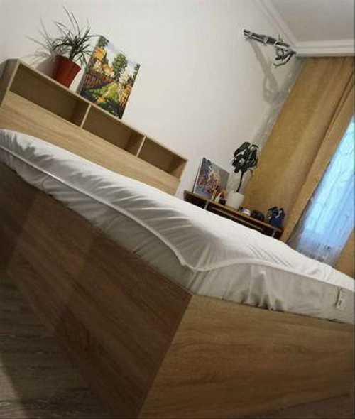 Кровать двухспальная с матрасом бу 180х200