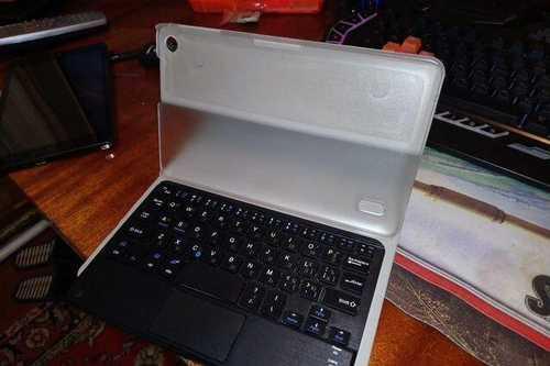 Клавиатура и чехол для планшета chuwi Vi8