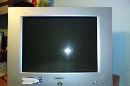 Монитор 17" Sony FD Trinitron CRT Плоский (ЭЛТ)