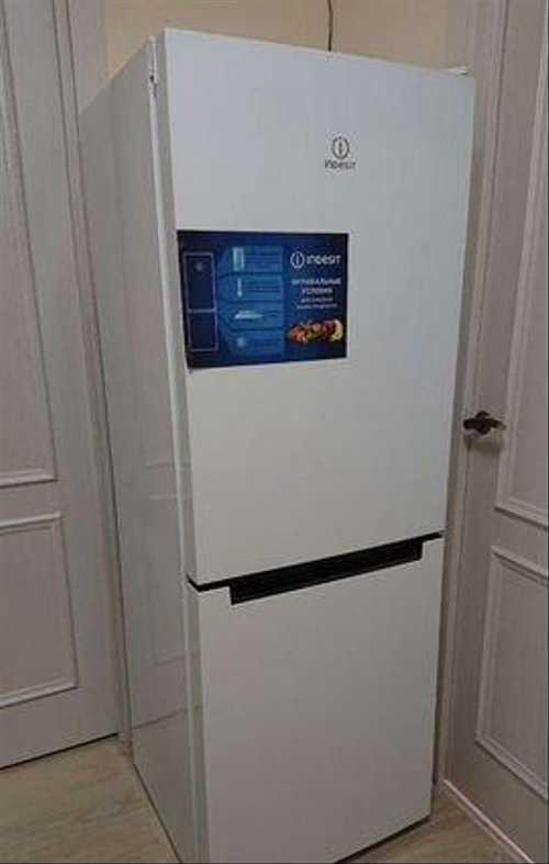 Холодильник Indesit DF4160W антифрост