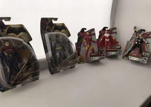 Коллекционные фигурки героев Marvel и DC