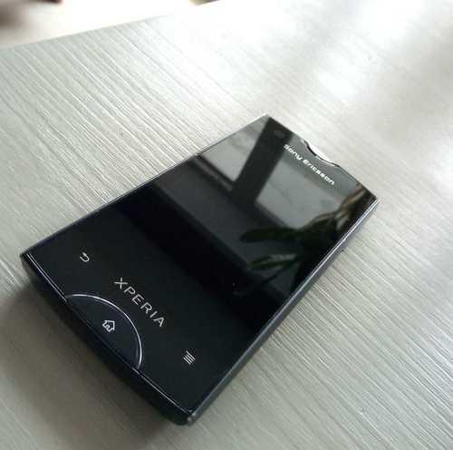 Смартфон Sony Ericsson ST18i