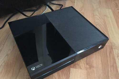 Xbox One 500gb, GTA V, fifa, хороший комплект