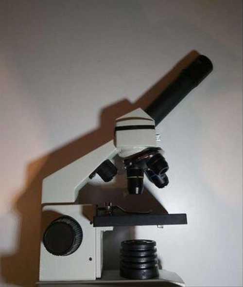 Биологический микроскоп Levenhuk 40L