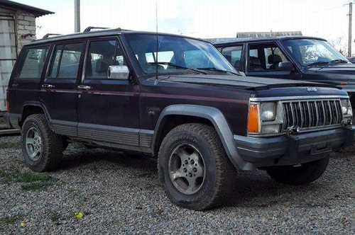 Jeep Cherokee XJ в разборе