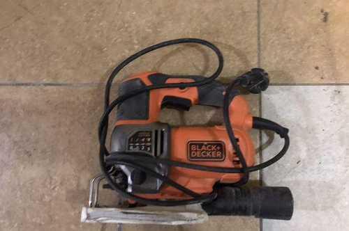 Лобзик Black Decker