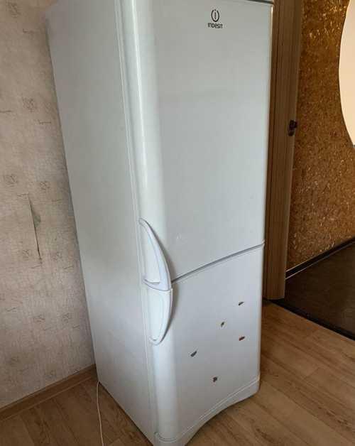 Холодильник indesit