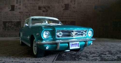 Модель машины Ford Mustang 1964 1:18