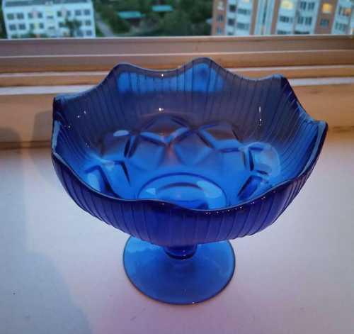 Креманка ваза конфетница времён СССР из синего сте