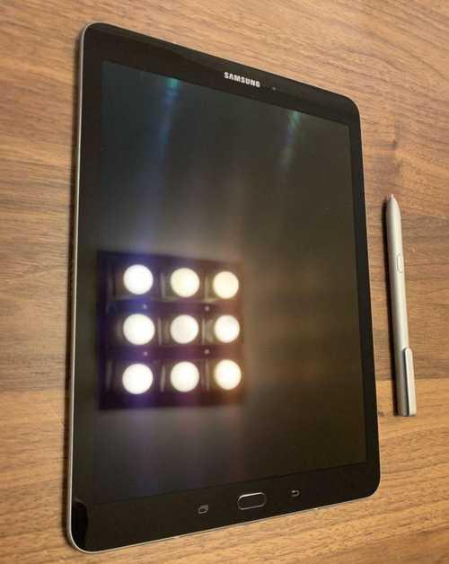 Планшет samsung Galaxy tab S3 32gb WiFi +2 чехла