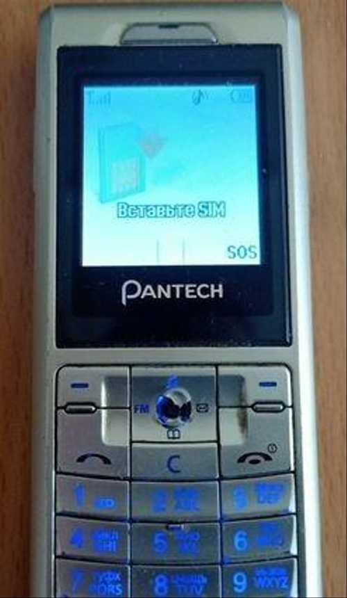 Телефон Pantech, зарядное уст-во, гарнитура